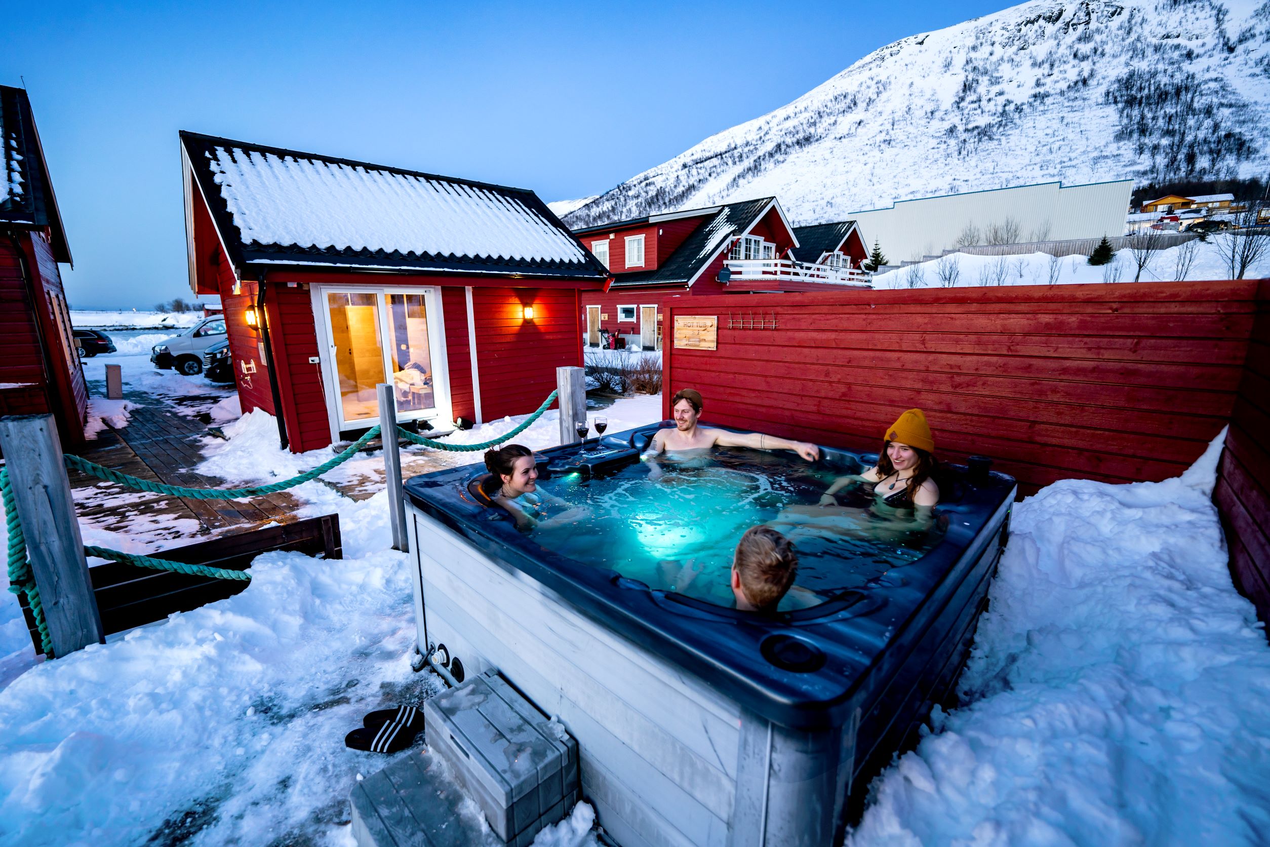 Find your spa, sauna and jacuzzi experience in the Lyngenfjord region ...